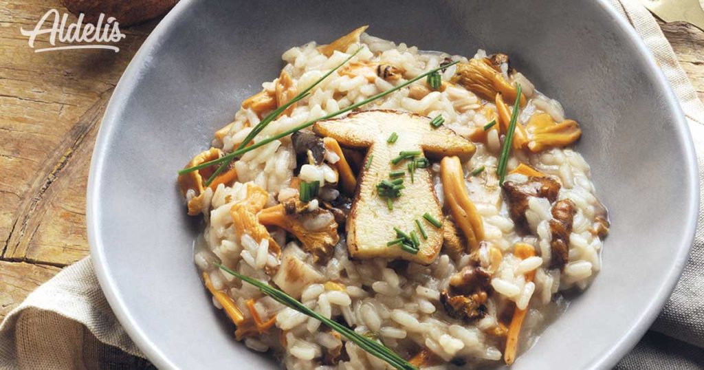 Receta de risotto cremoso de setas y pollo rápido y delicioso